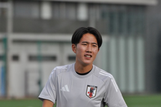 「Jリーグと全く別のもの」18歳・佐藤龍之介がサッカー日本代表で思い描くゴールを奪うイメージ | フットボールチャンネル